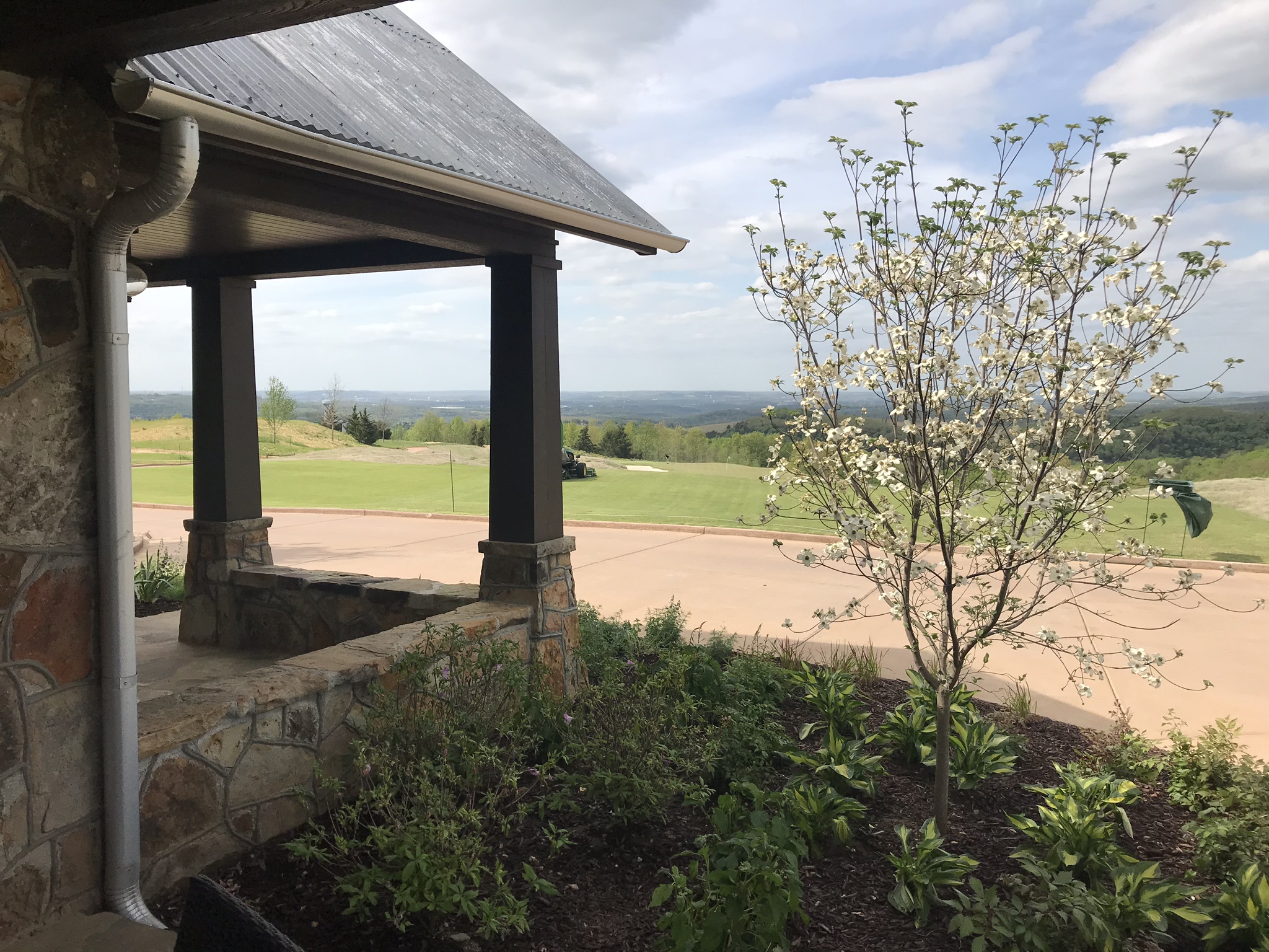 Johnny Morris’ Stone House at Ozarks National | Masterpiece Builders ...